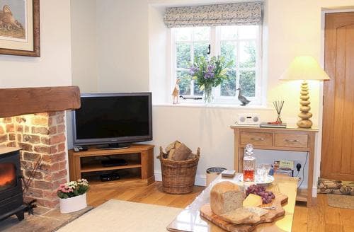 Hobbits, Hobbits, York, Vale of York & Yorkshire Wolds - Snaptrip