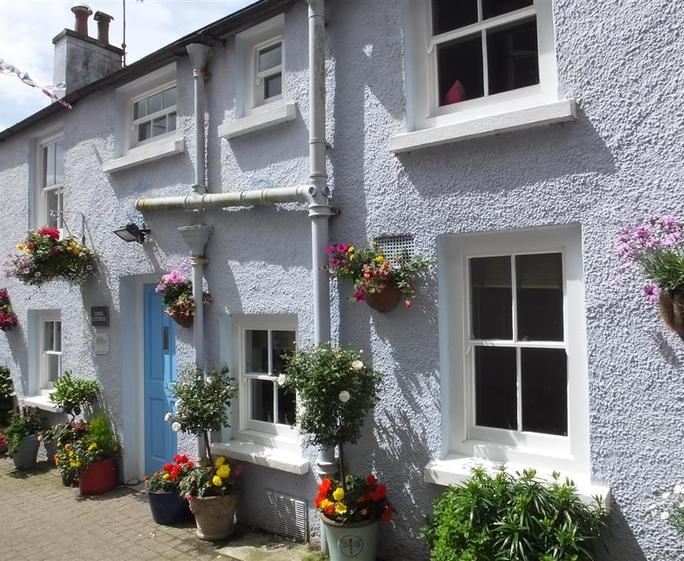 China Cottage, China Cottage, Tenby Town Walls, Pembrokeshire - Snaptrip